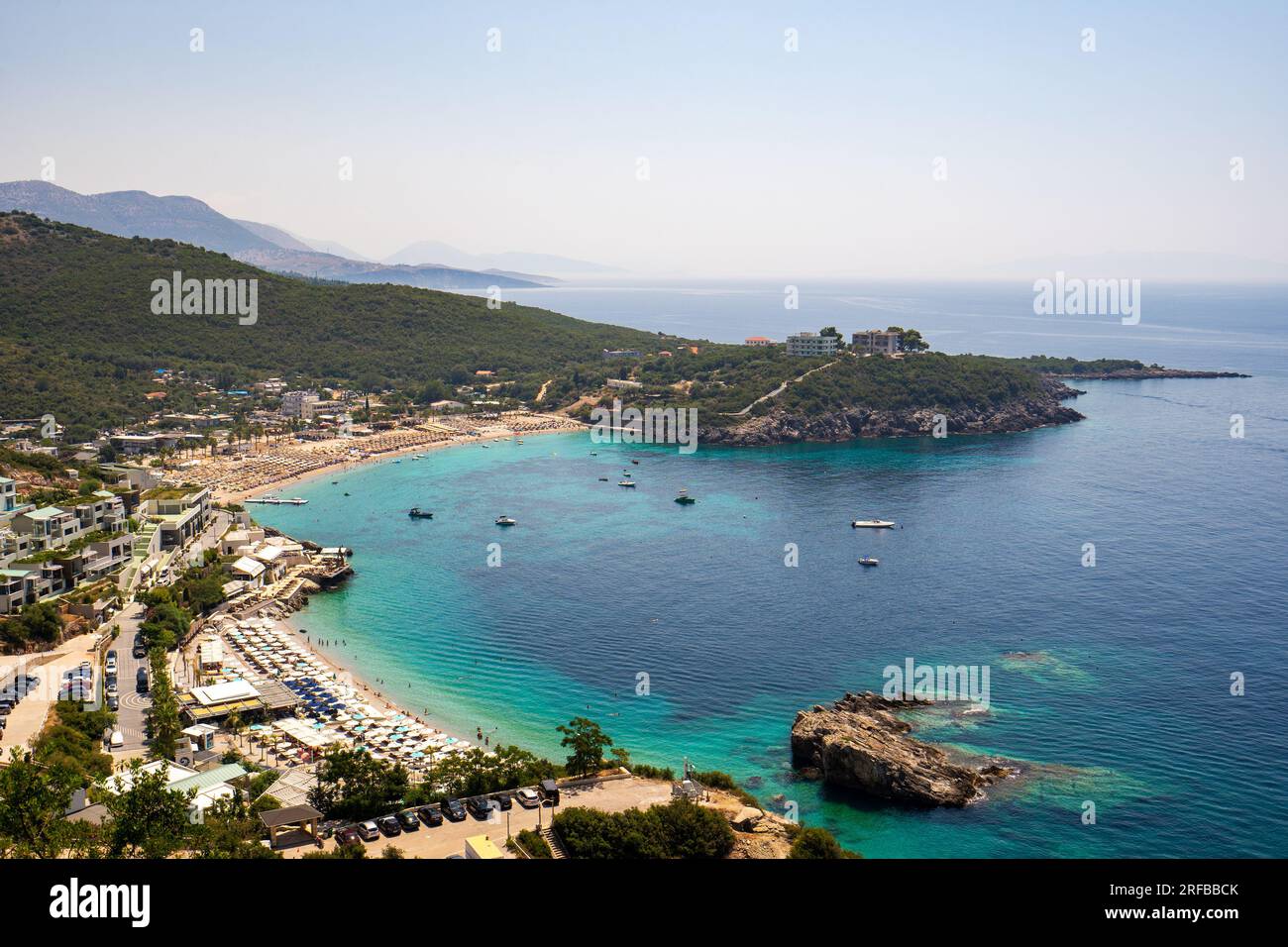 Sorvolando un drone sulla spiaggia di Jali, una delle più belle spiagge ...