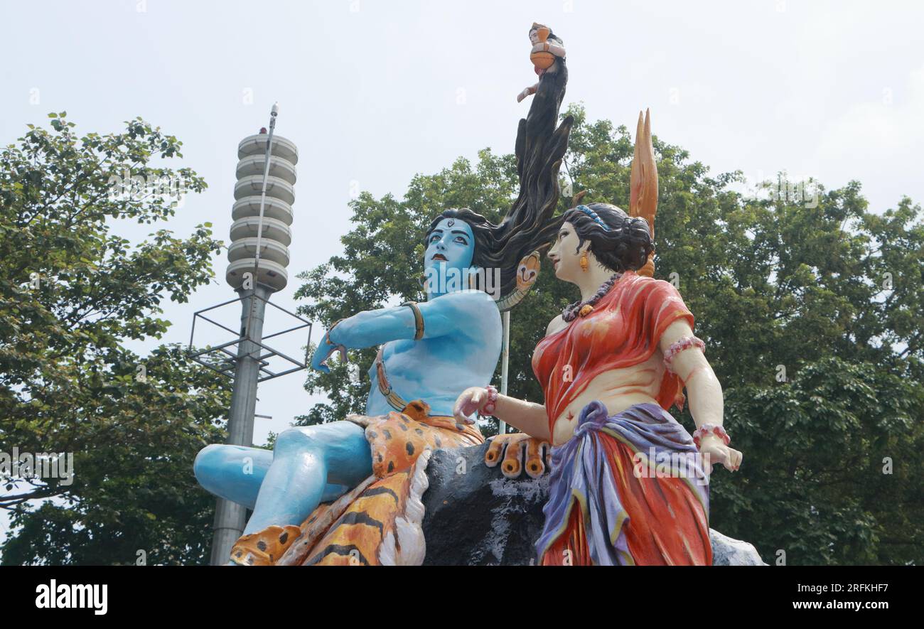 Lord shiva and parvati statue immagini e fotografie stock ad alta ...