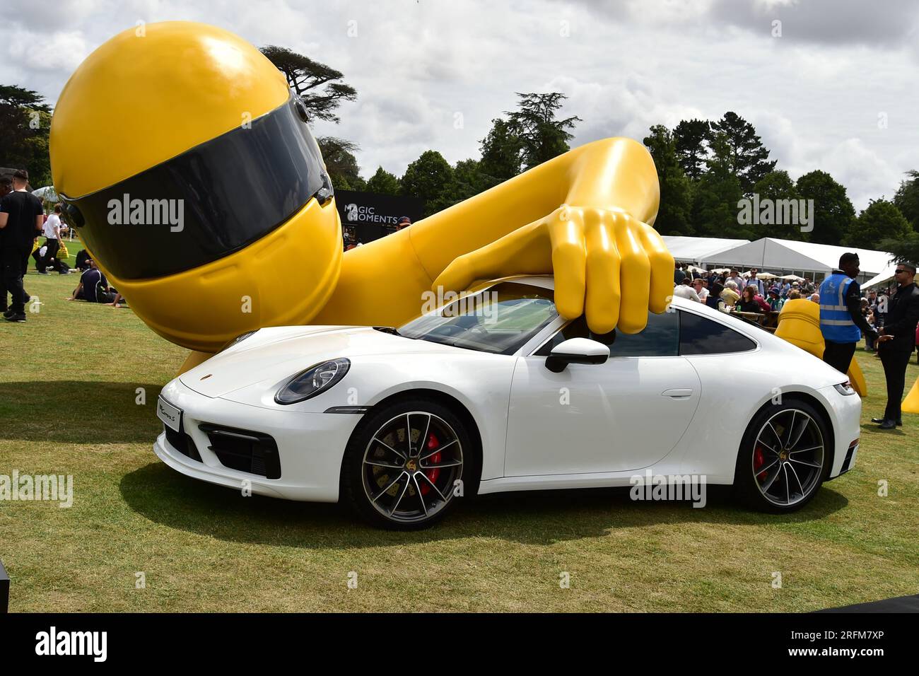 Porsche 911 sul verde, 75 anni di Porsche, 60 anni del 911, con la sua ...