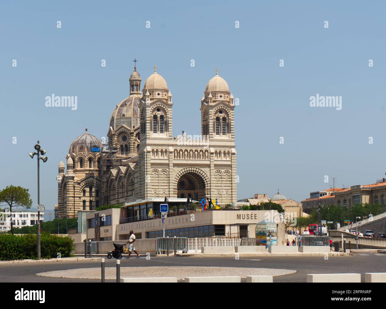 Monumento di marsiglia immagini e fotografie stock ad alta risoluzione ...