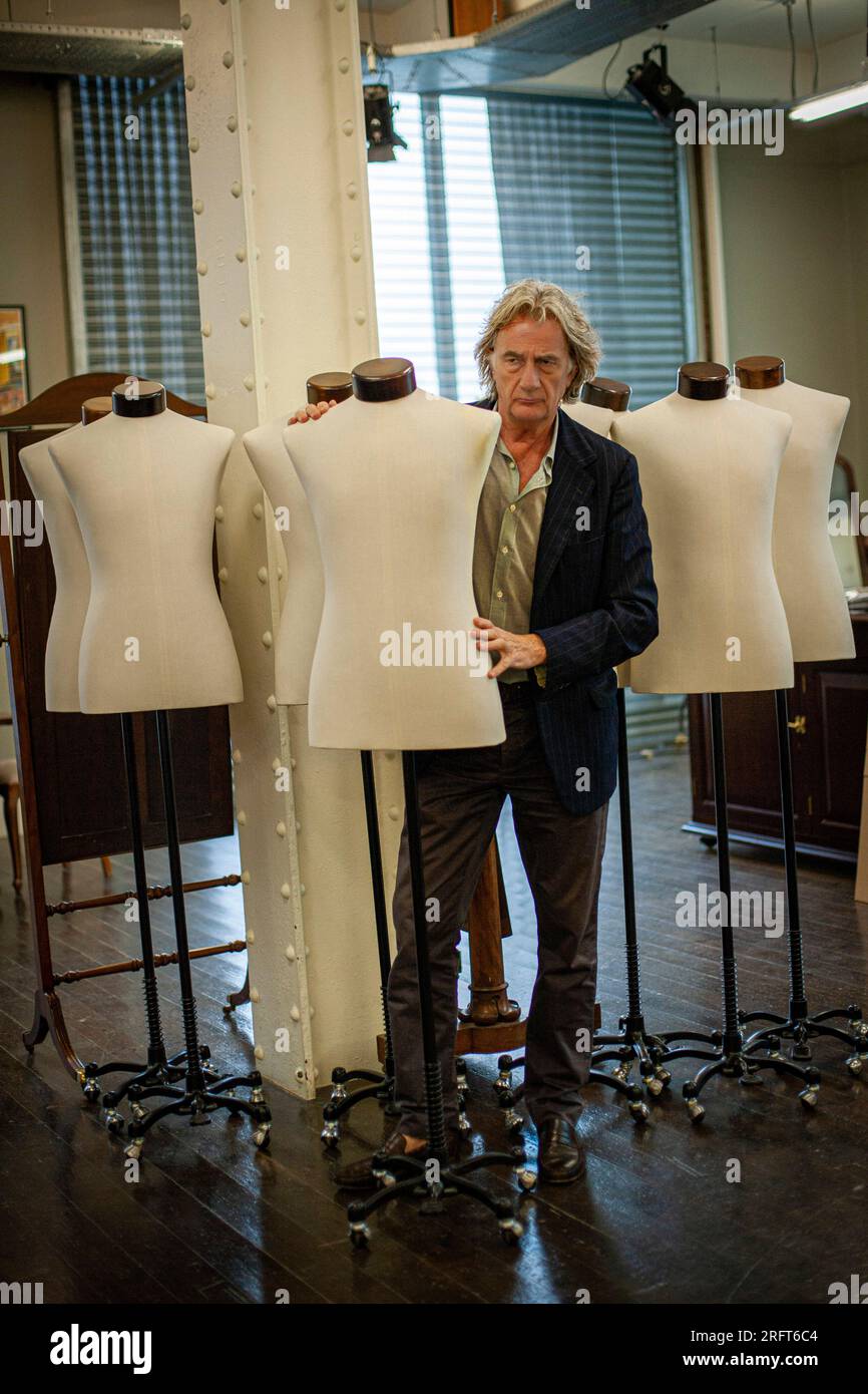 English fashion designer immagini e fotografie stock ad alta ...