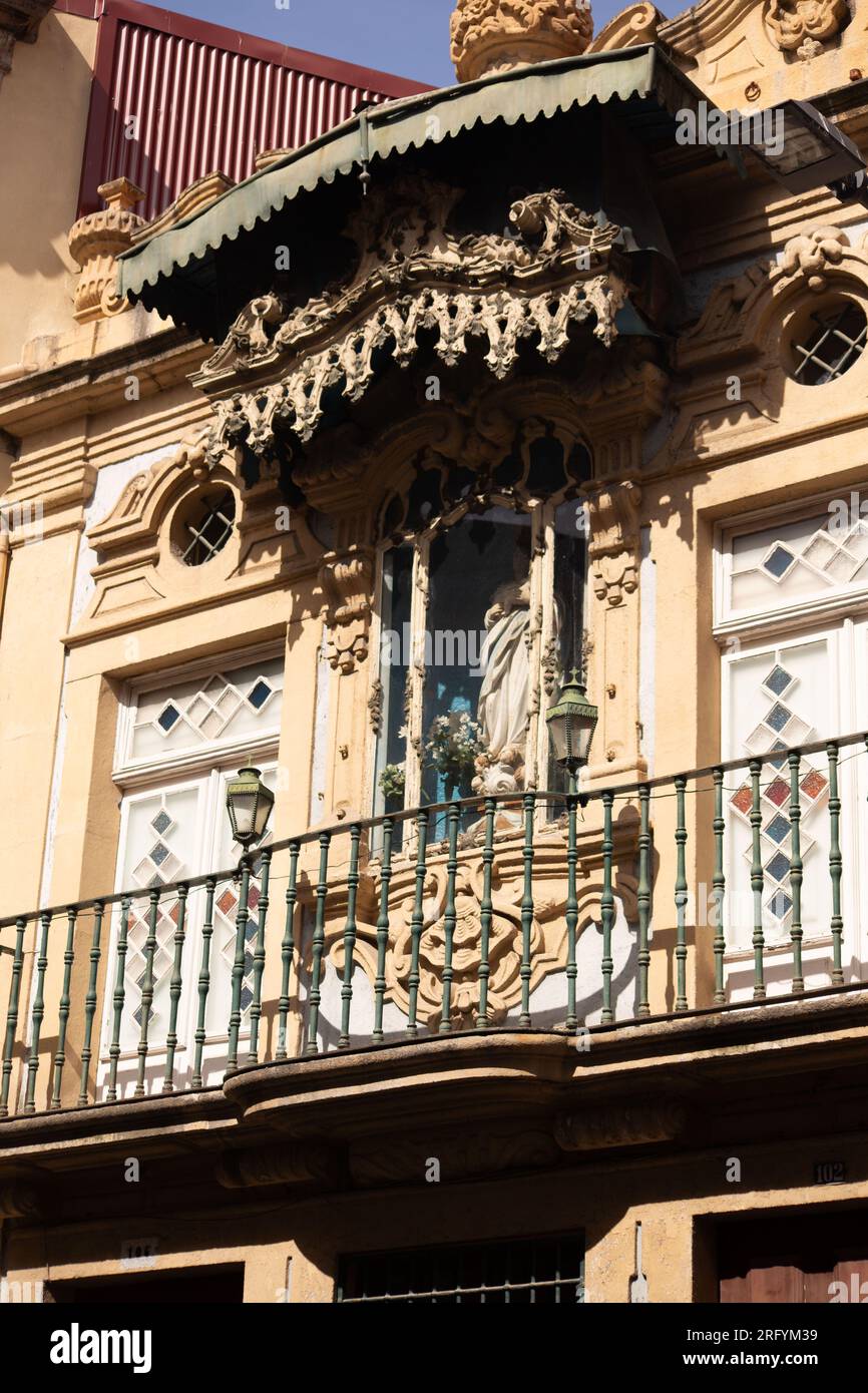 Le strade di Porto prendono vita: Catturando l'essenza della vitalità ...