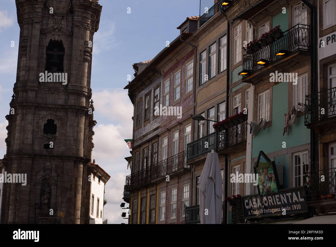 Le strade di Porto prendono vita: Catturando l'essenza della vitalità ...