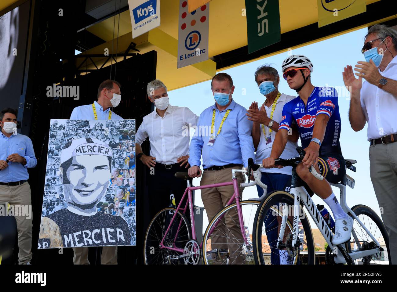 Hommage à Raymond Poulidor et à son petit fils Mathieu Van der Poel ...