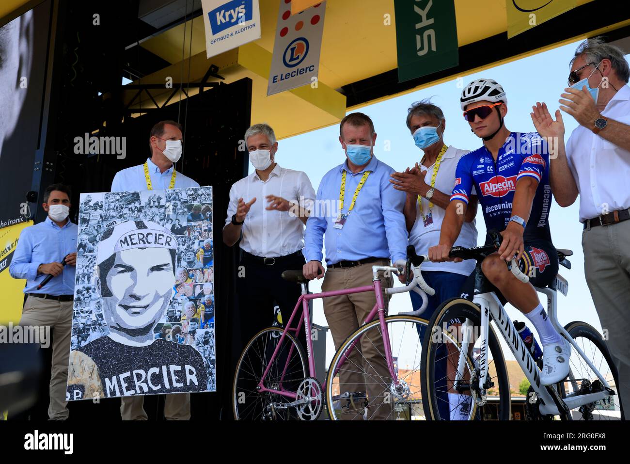 Hommage à Raymond Poulidor et à son petit fils Mathieu Van der Poel ...