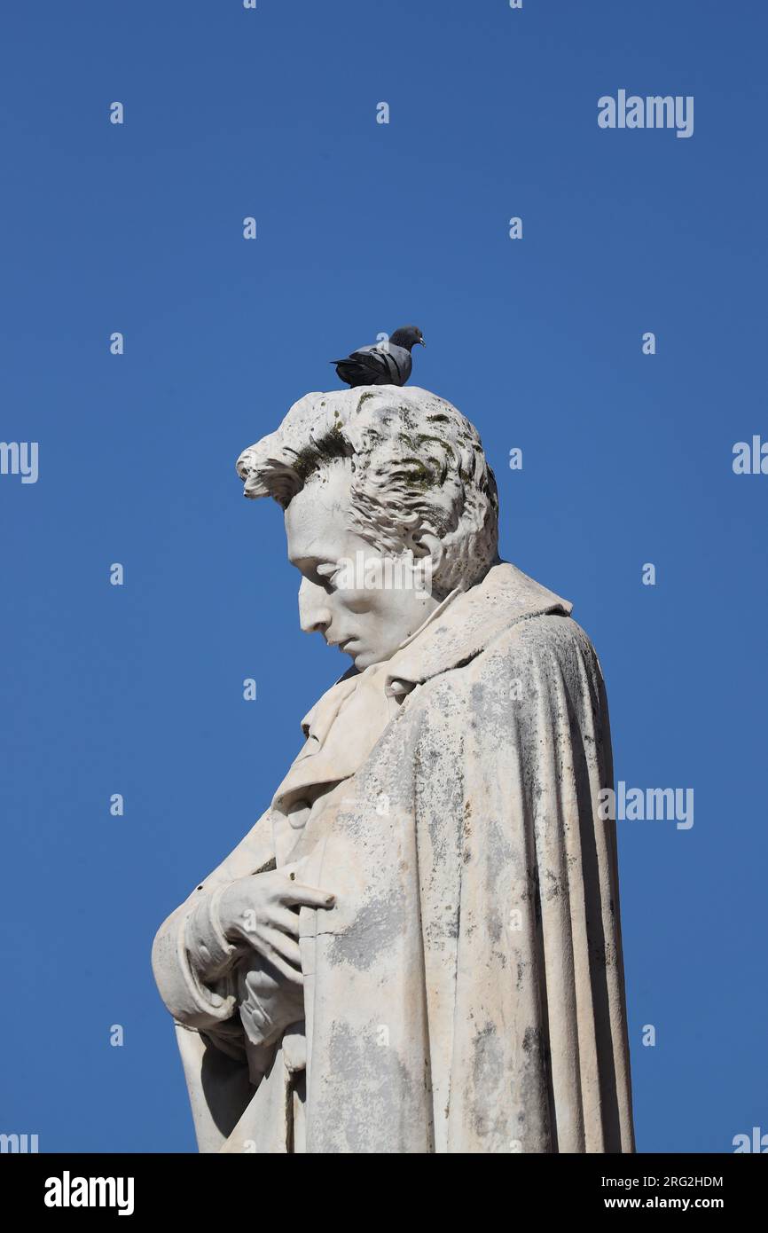 Giacomo leopardi colle immagini e fotografie stock ad alta risoluzione ...