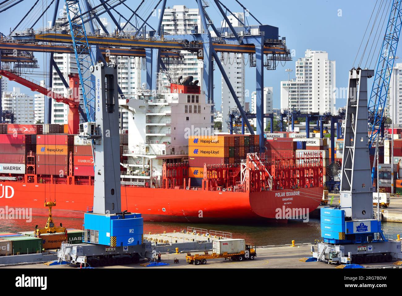 Cargo container ship immagini e fotografie stock ad alta risoluzione ...