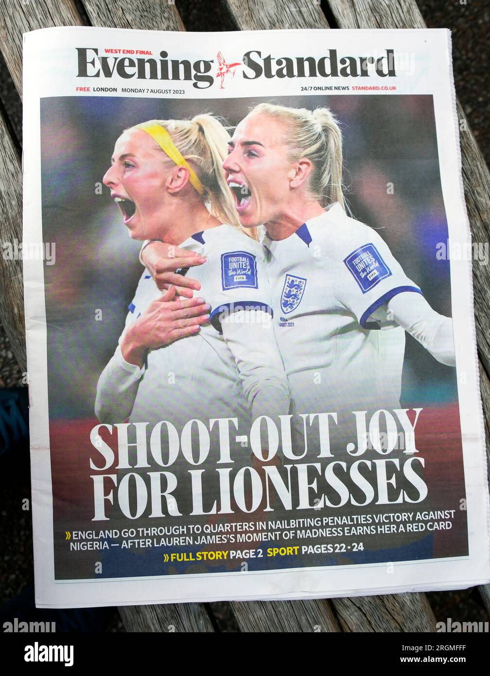 Prima pagina "Shoot-Out Joy for Lionesses" Evening Standard Newspaper ...