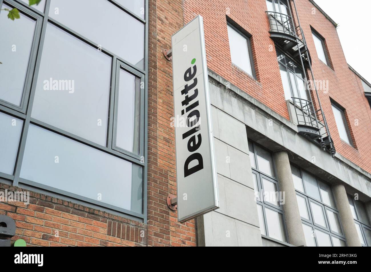 Segnaletica del logo deloitte immagini e fotografie stock ad alta ...