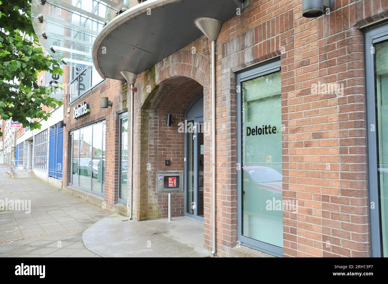 Segnaletica del logo deloitte immagini e fotografie stock ad alta ...