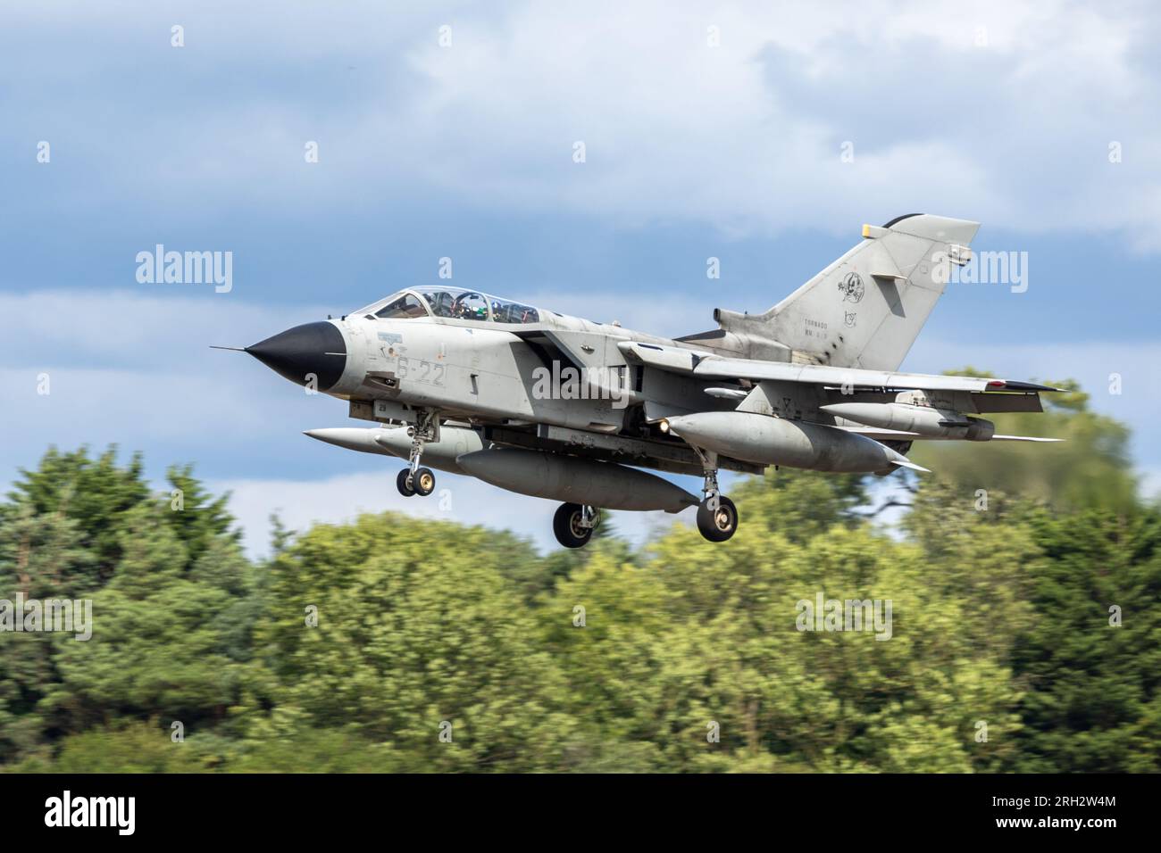 Aeronautica militare Italiana - Panavia Tornado A-200A, in arrivo alla ...