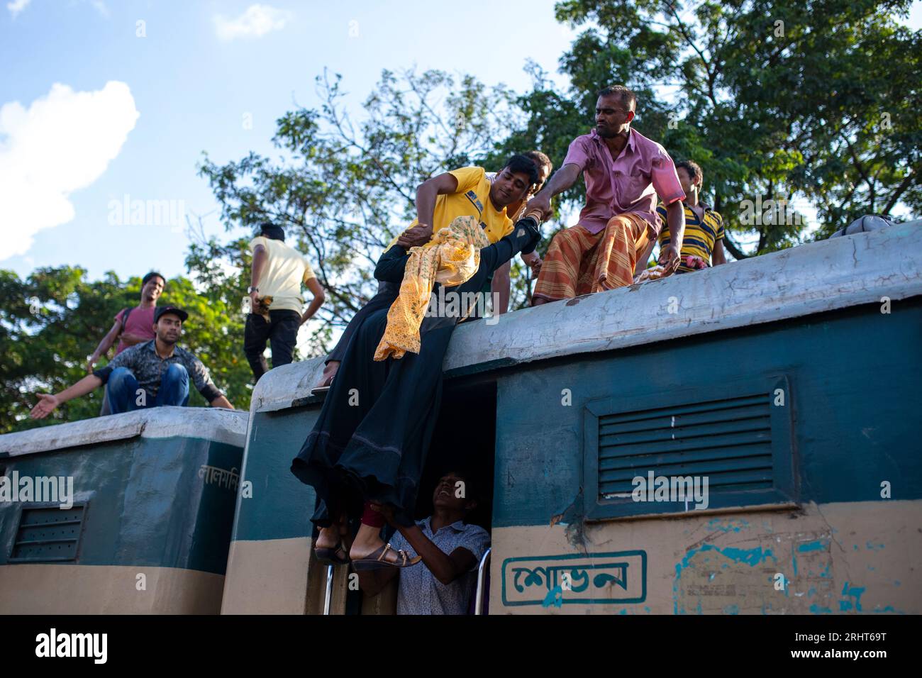 Persone legate a casa immagini e fotografie stock ad alta risoluzione ...