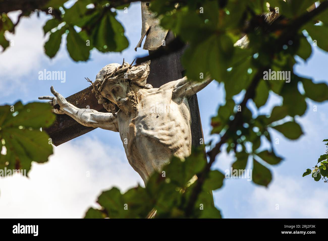 Statua di cristo sulla croce immagini e fotografie stock ad alta ...