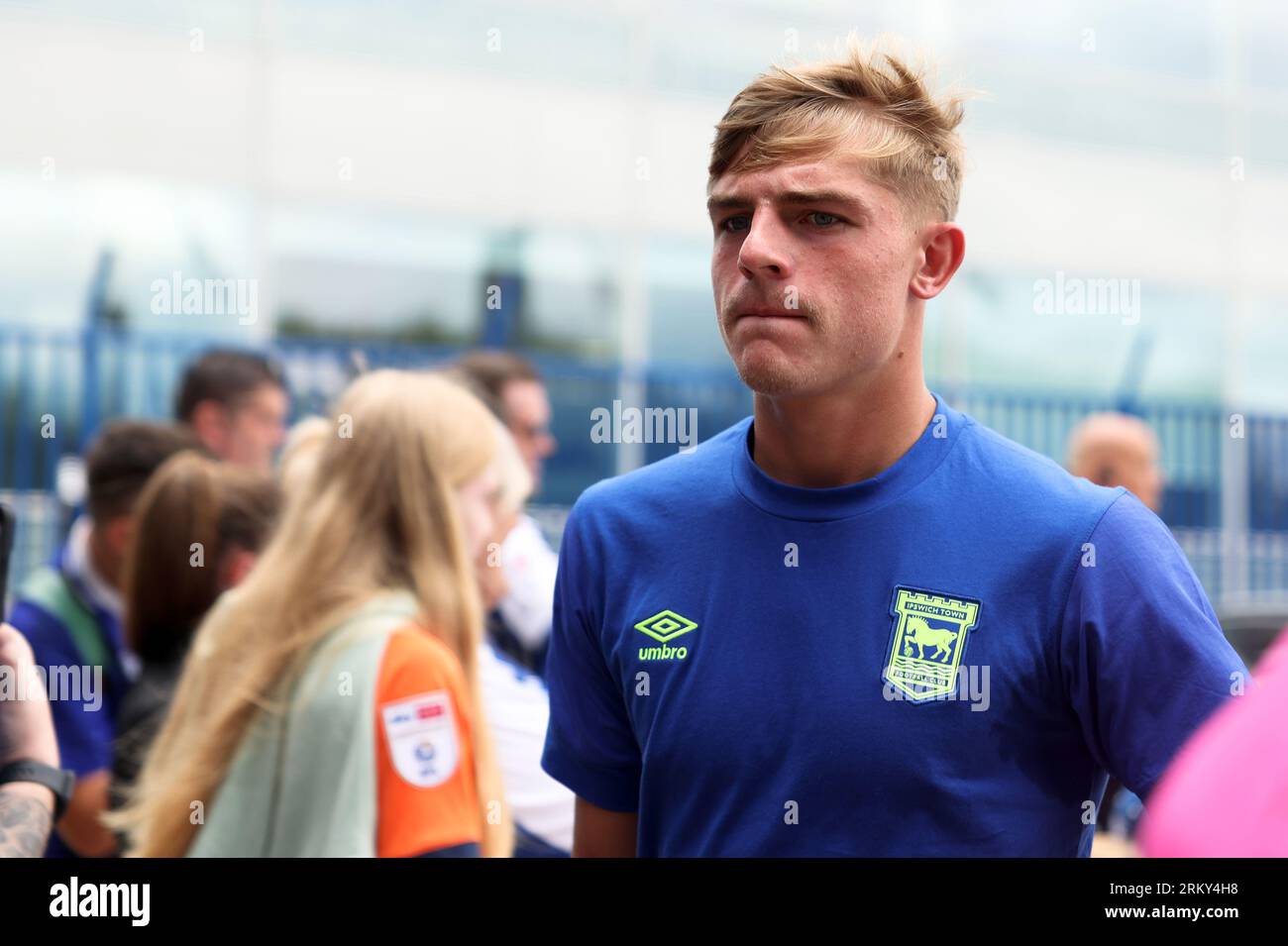 Brandon Williams di Ipswich Town arriva per lo Sky Bet Championship ...