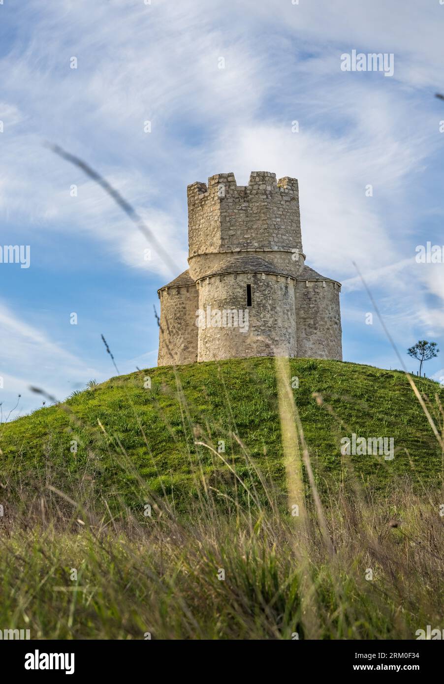 Torre della chiesa del nin immagini e fotografie stock ad alta ...