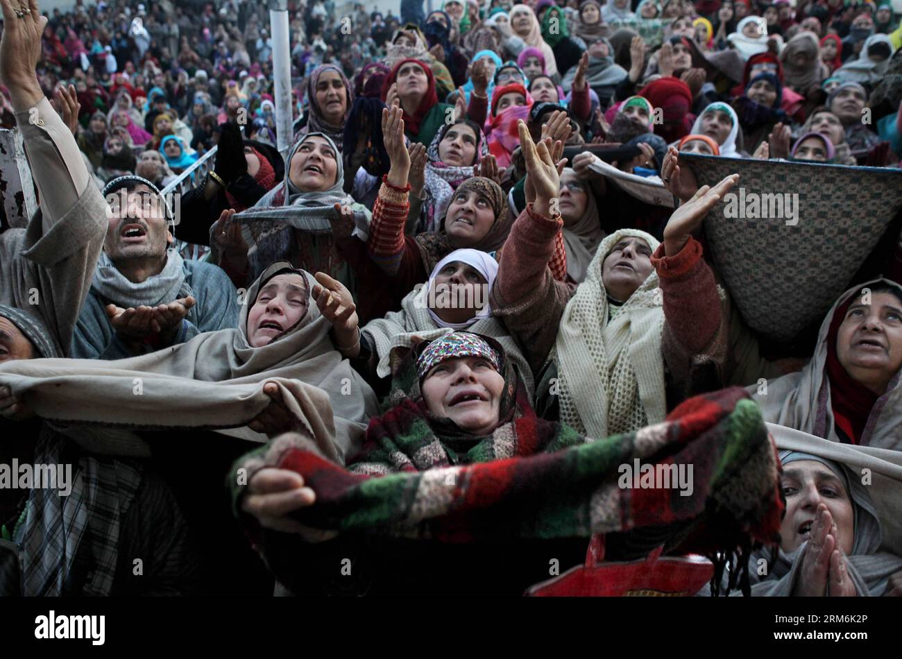 (140117) -- SRINAGAR, 17 gennaio 2014 (Xinhua) -- i musulmani del ...