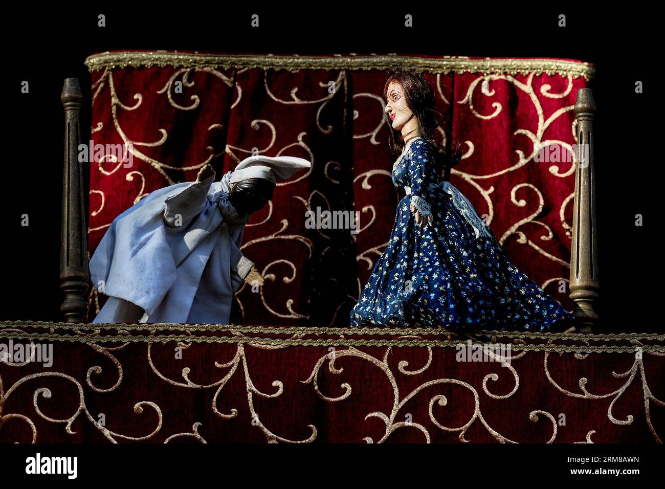 Puppets during the traditional Italian puppet show of Pulcinella, by ...