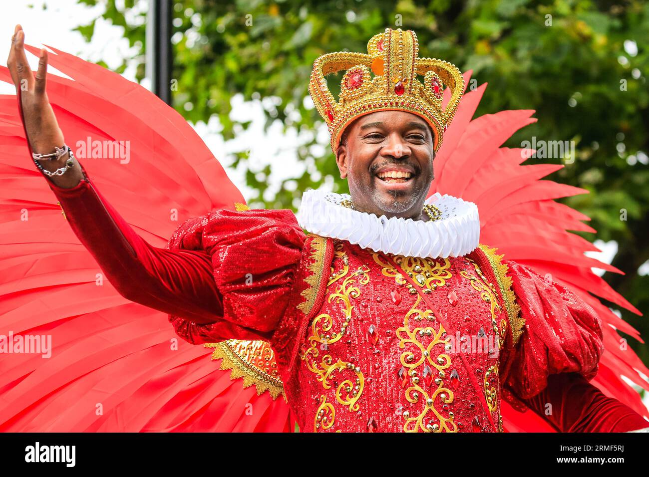 Londra, Regno Unito. 28 agosto 2023. Il "Re del Carnevale" con Paraiso ...