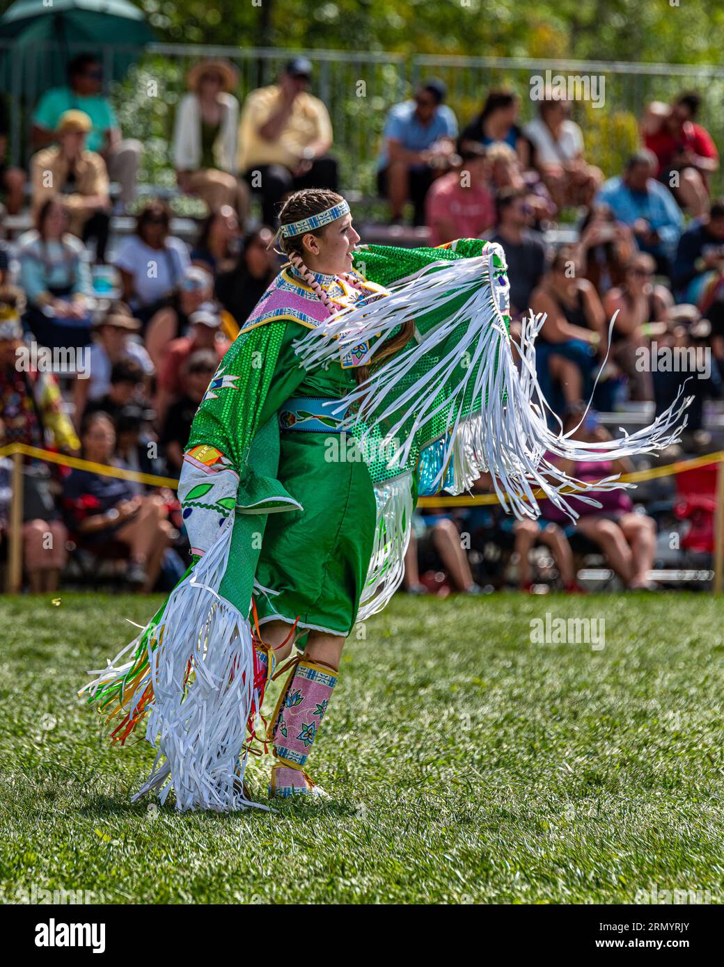 Popoli indigeni pow wow immagini e fotografie stock ad alta risoluzione ...