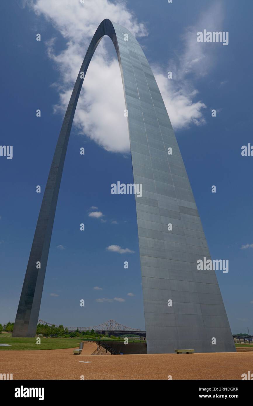 Monumento del gateway immagini e fotografie stock ad alta risoluzione ...