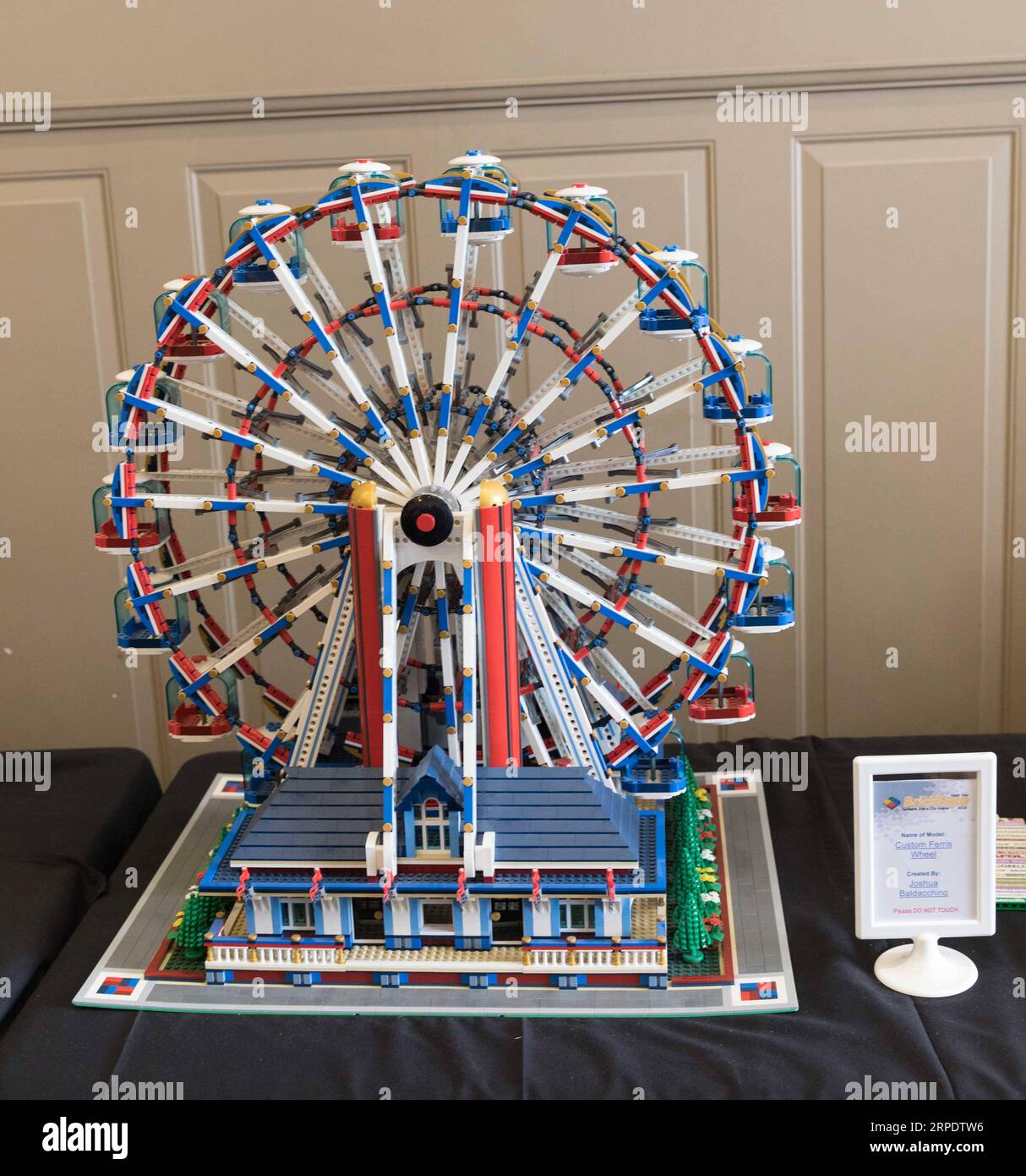 (190812) -- CANBERRA, 12 agosto 2019 -- LEGO Works of custom and Ferris ...