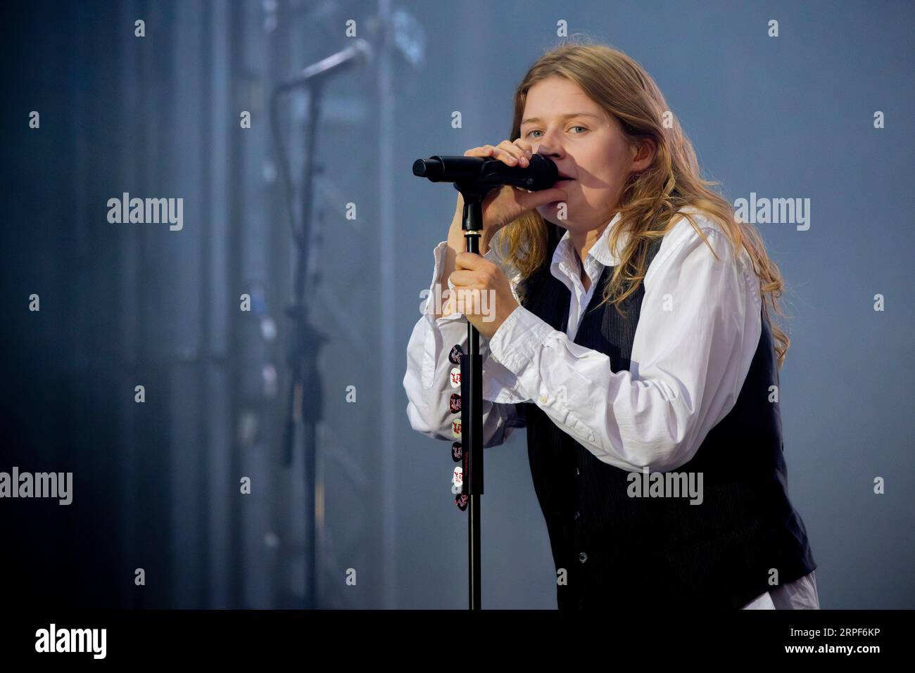 Ragazza in festival rosso sziget immagini e fotografie stock ad alta ...