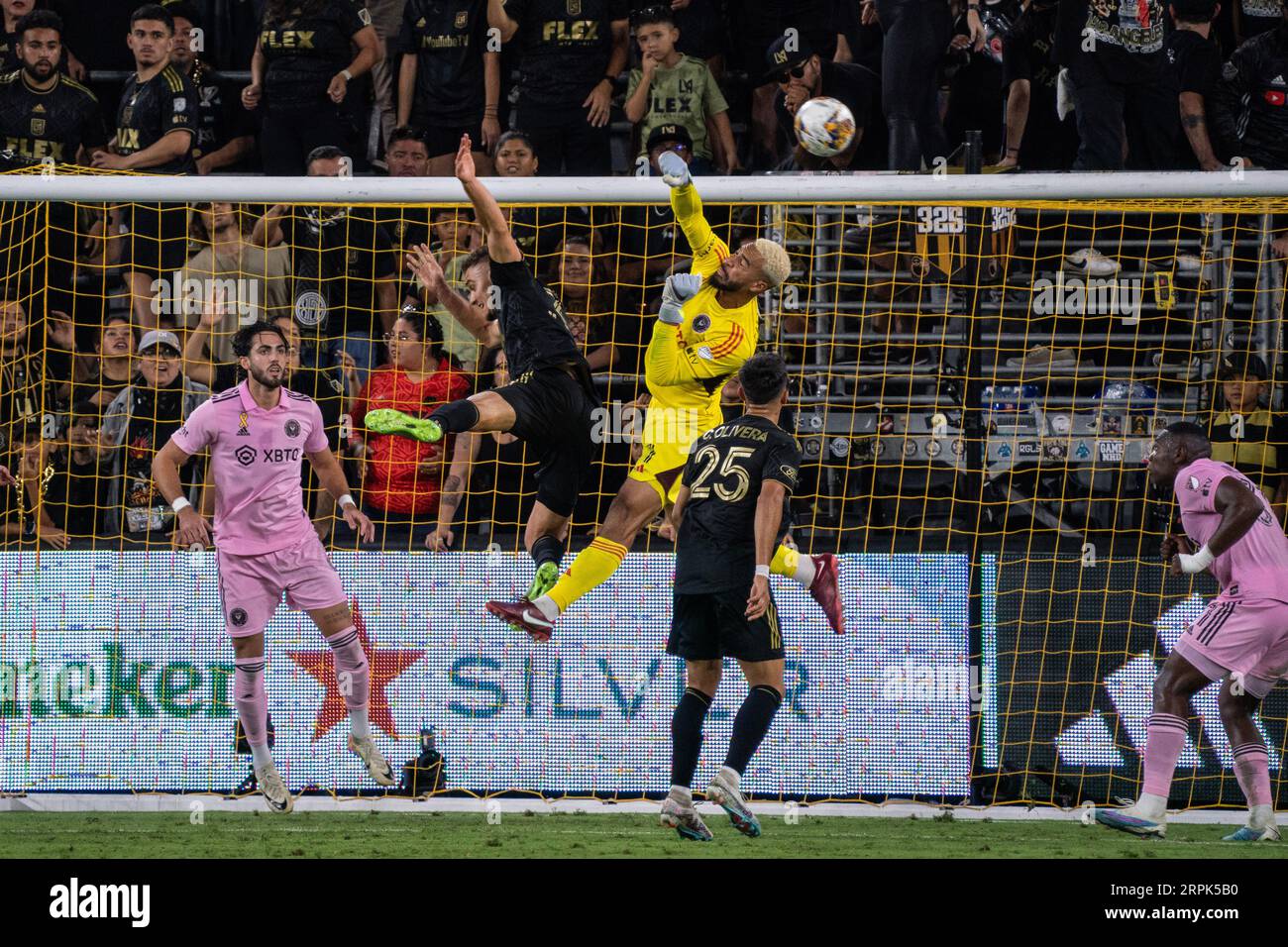 Il portiere dell'Inter Miami Drake Callender (1) lancia un calcio d ...
