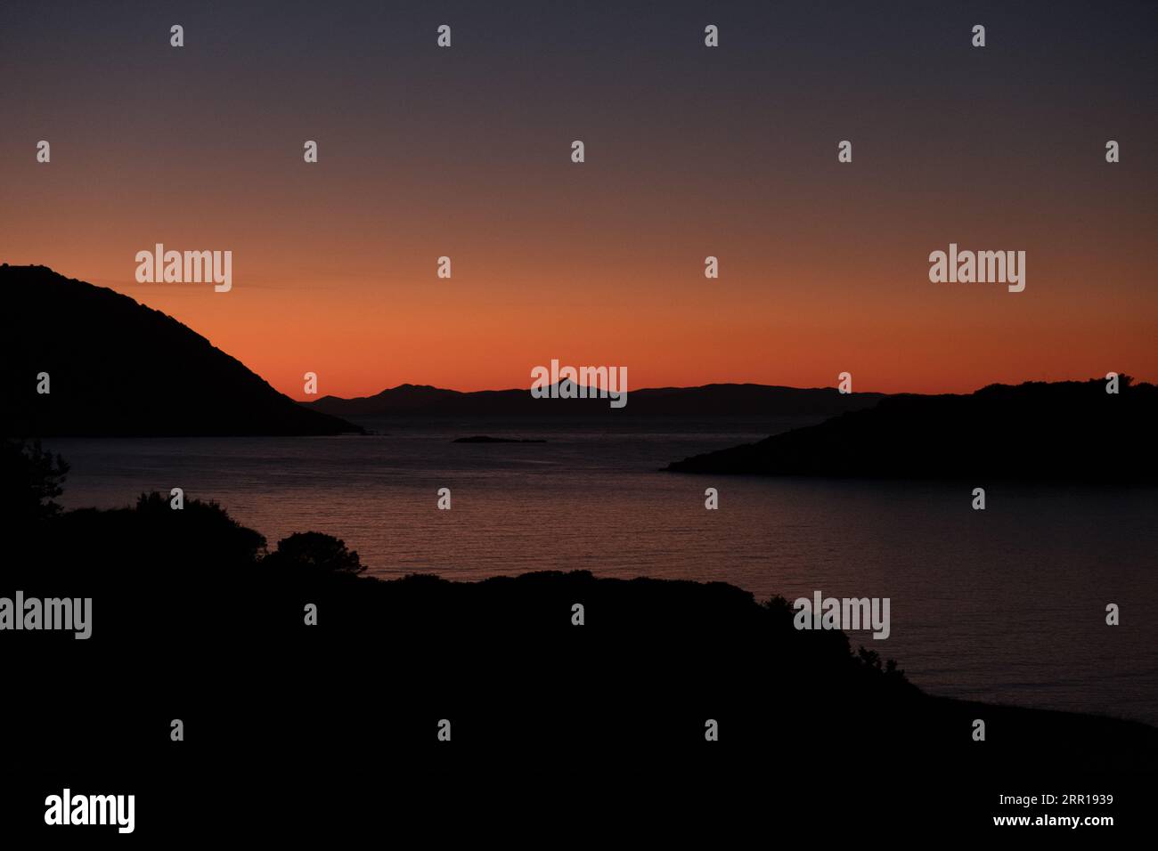 Tramonto sul mare mediterraneo immagini e fotografie stock ad alta ...