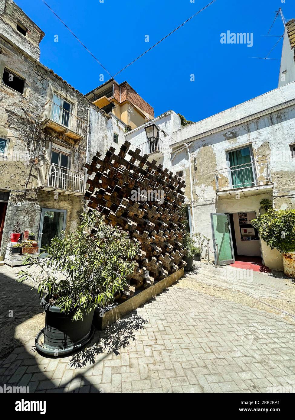 Favara sicilia immagini e fotografie stock ad alta risoluzione - Alamy