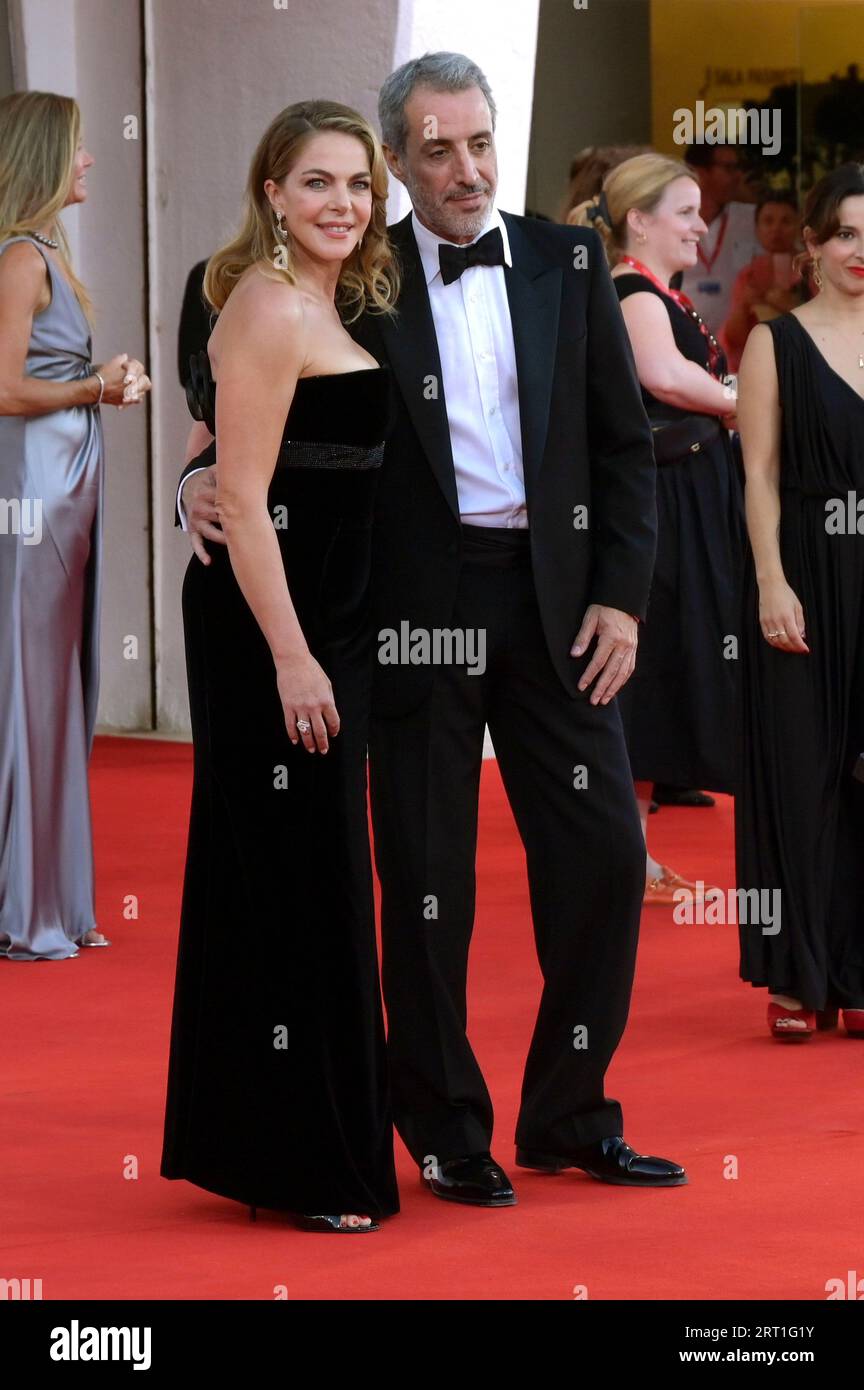 Claudia Gerini e Riccardo Sangiuliano bei der Preisverleihung der ...