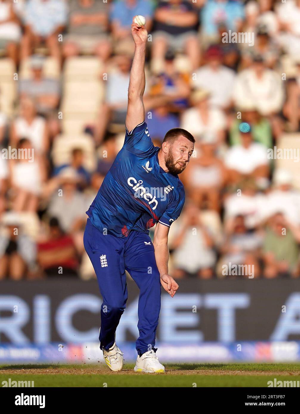 Il bowling inglese Gus Atkinson durante la seconda partita ...