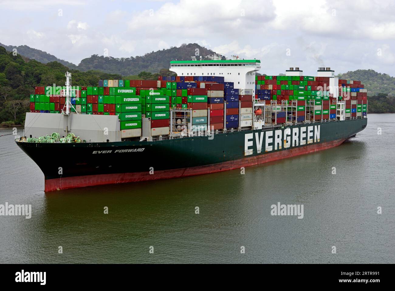 Evergreen container ship immagini e fotografie stock ad alta ...
