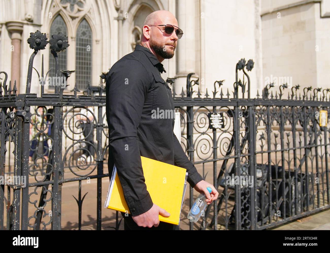 Dean Gregory, 37 anni, di Ilkeston nel Derbyshire, il padre di Indi ...