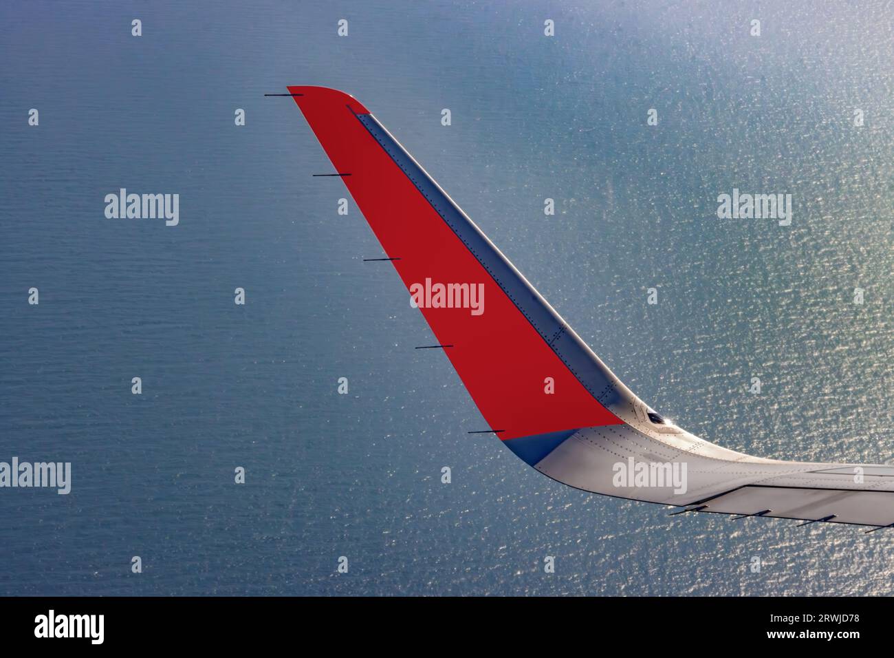 Aereo che atterra sul mare immagini e fotografie stock ad alta ...