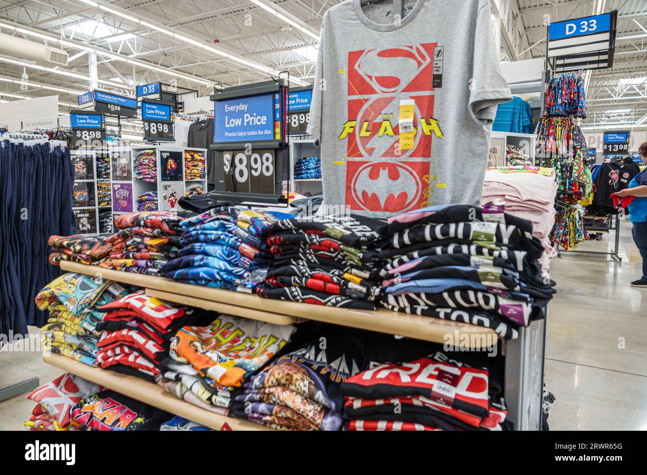 Walmart supercenter all'interno di interni al chiuso immagini e ...