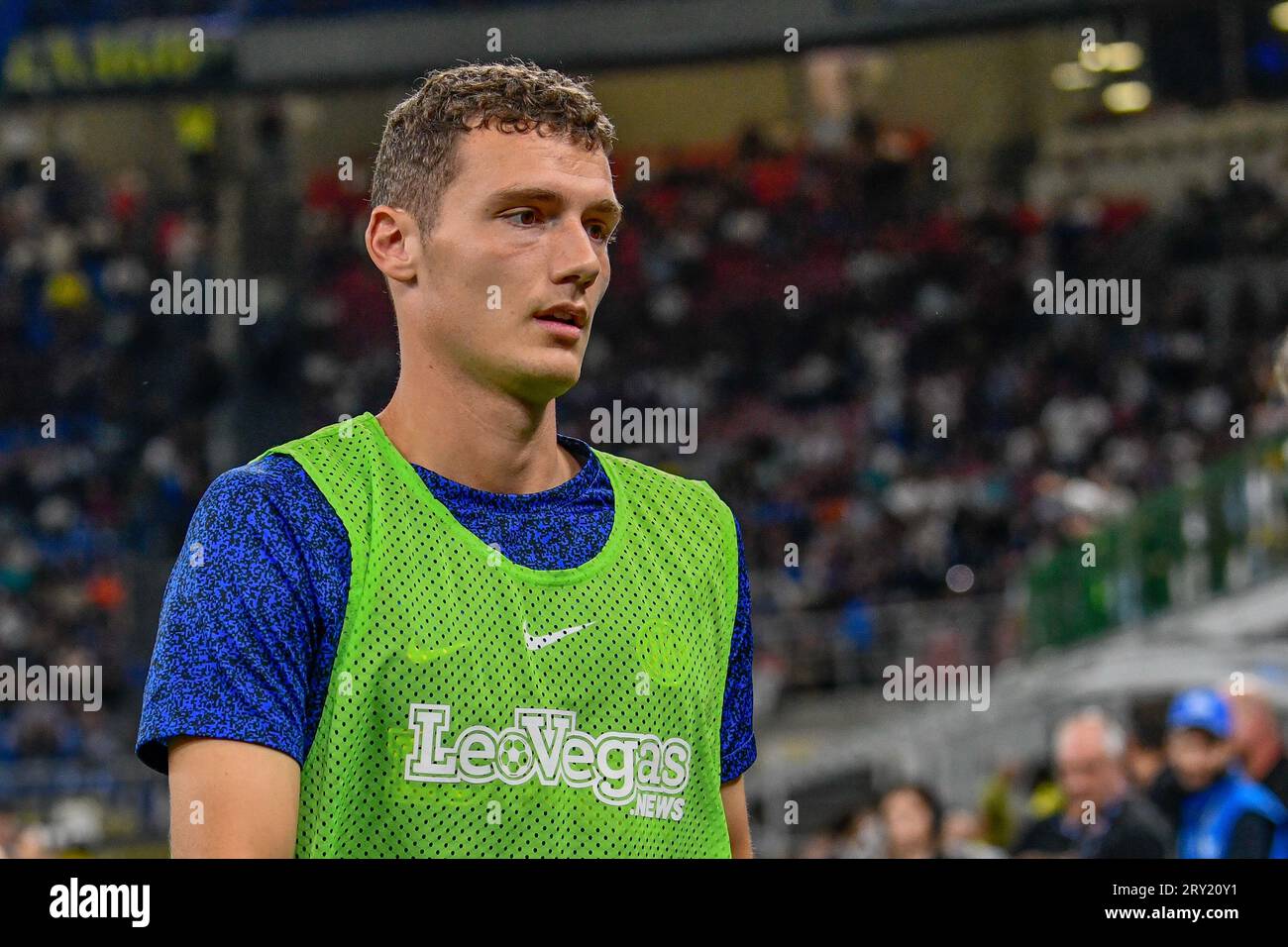 Milano, Italia. 27 settembre 2023. Kristjan Asllani dell'Inter si sta ...