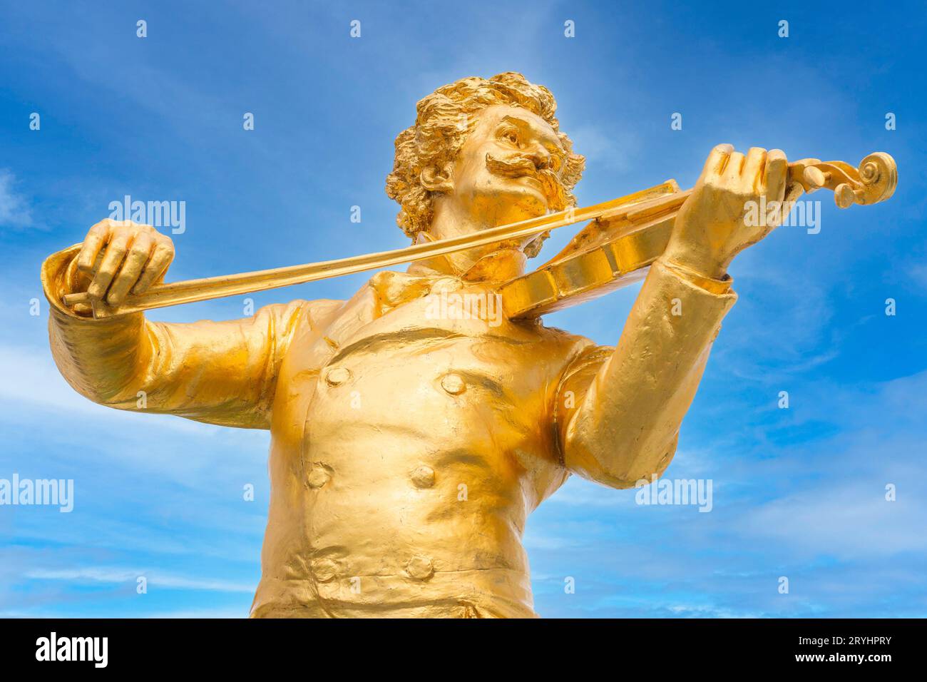 Strauss compositore statua d'oro immagini e fotografie stock ad alta ...