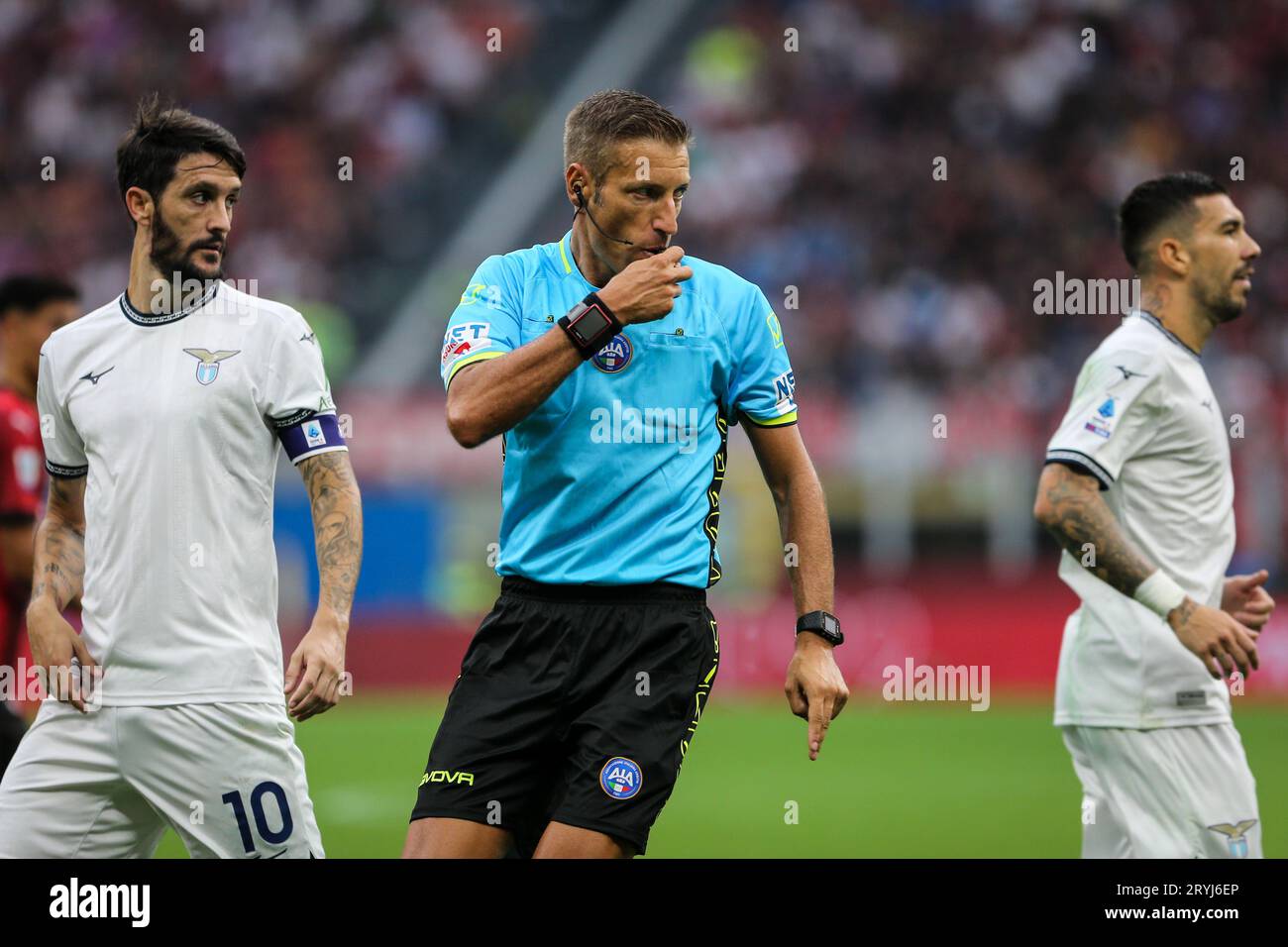 Davide massa arbitro immagini e fotografie stock ad alta risoluzione ...