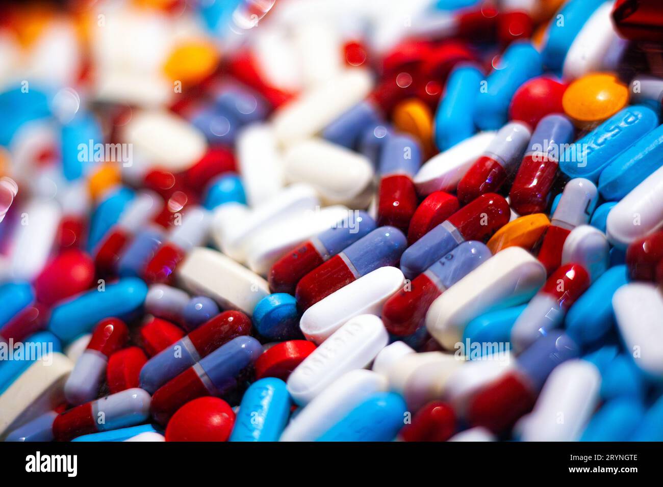 Farmaci oppiacei immagini e fotografie stock ad alta risoluzione - Alamy