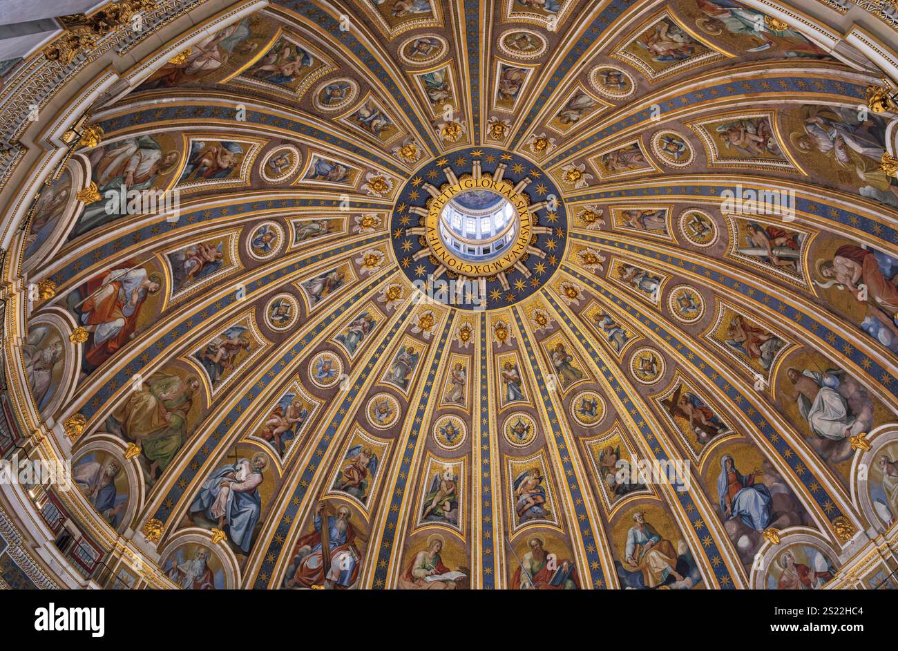 Santi basilica di san pietro interno immagini e fotografie stock ad ...