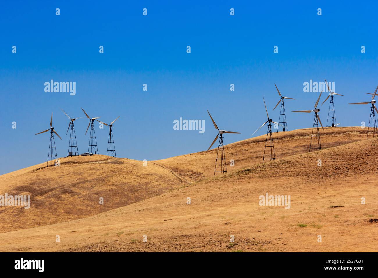 Diverse dimensioni di mulini a vento immagini e fotografie stock ad ...