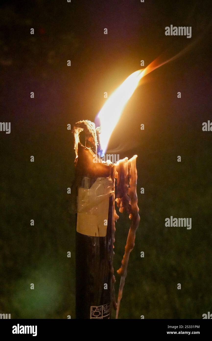 Accendere una candela per i morti immagini e fotografie stock ad alta ...