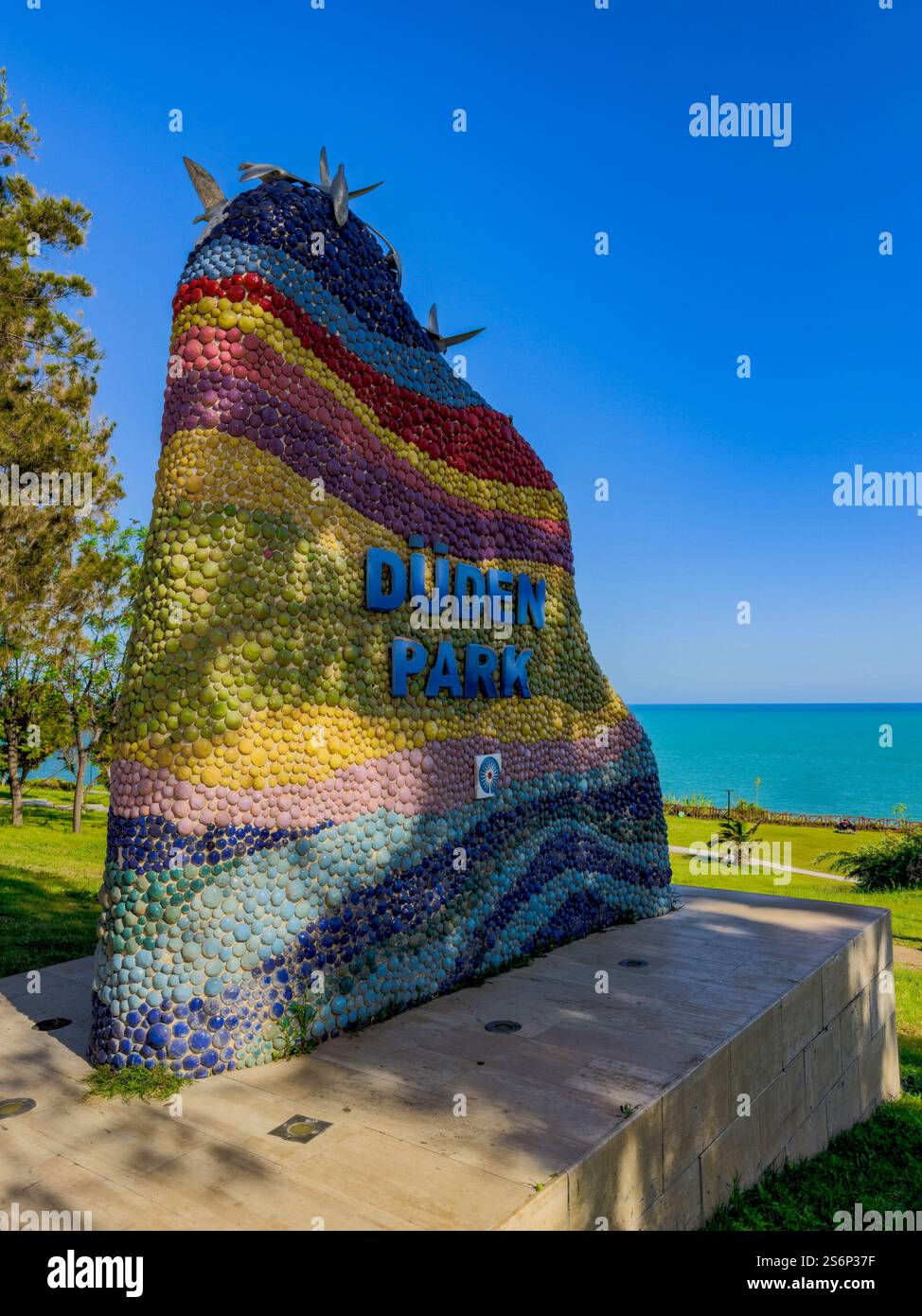 Il Parco di Düden, un punto di riferimento della città, e la costa di Lara sulla riviera turca ...