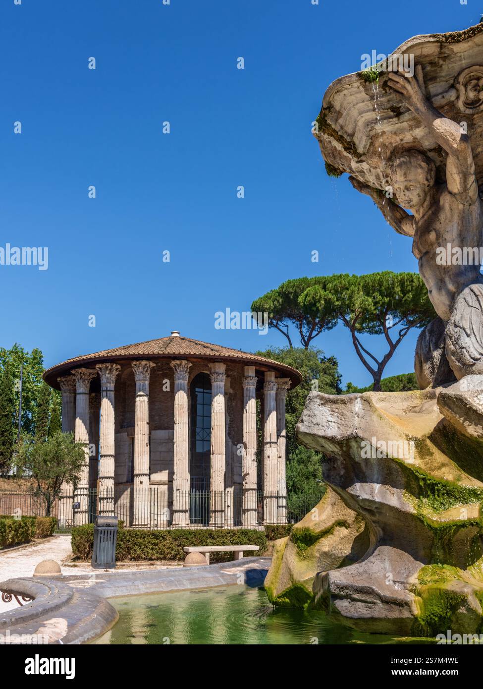 Colonne del tempio di roma immagini e fotografie stock ad alta ...