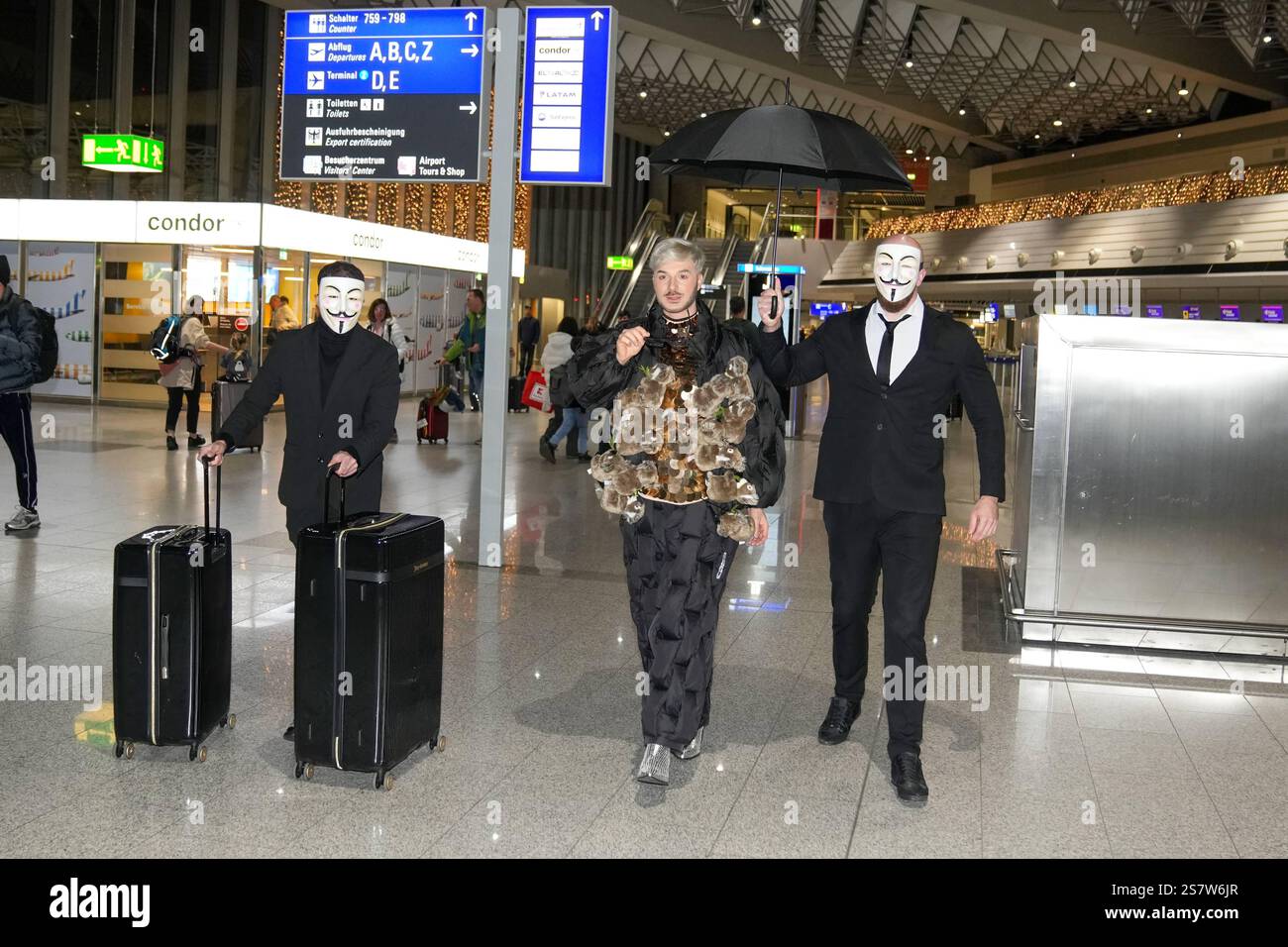 RTL Dschungelcamp - Francoforte 2025. Sam Dylan beim Abflug ins RTL ...