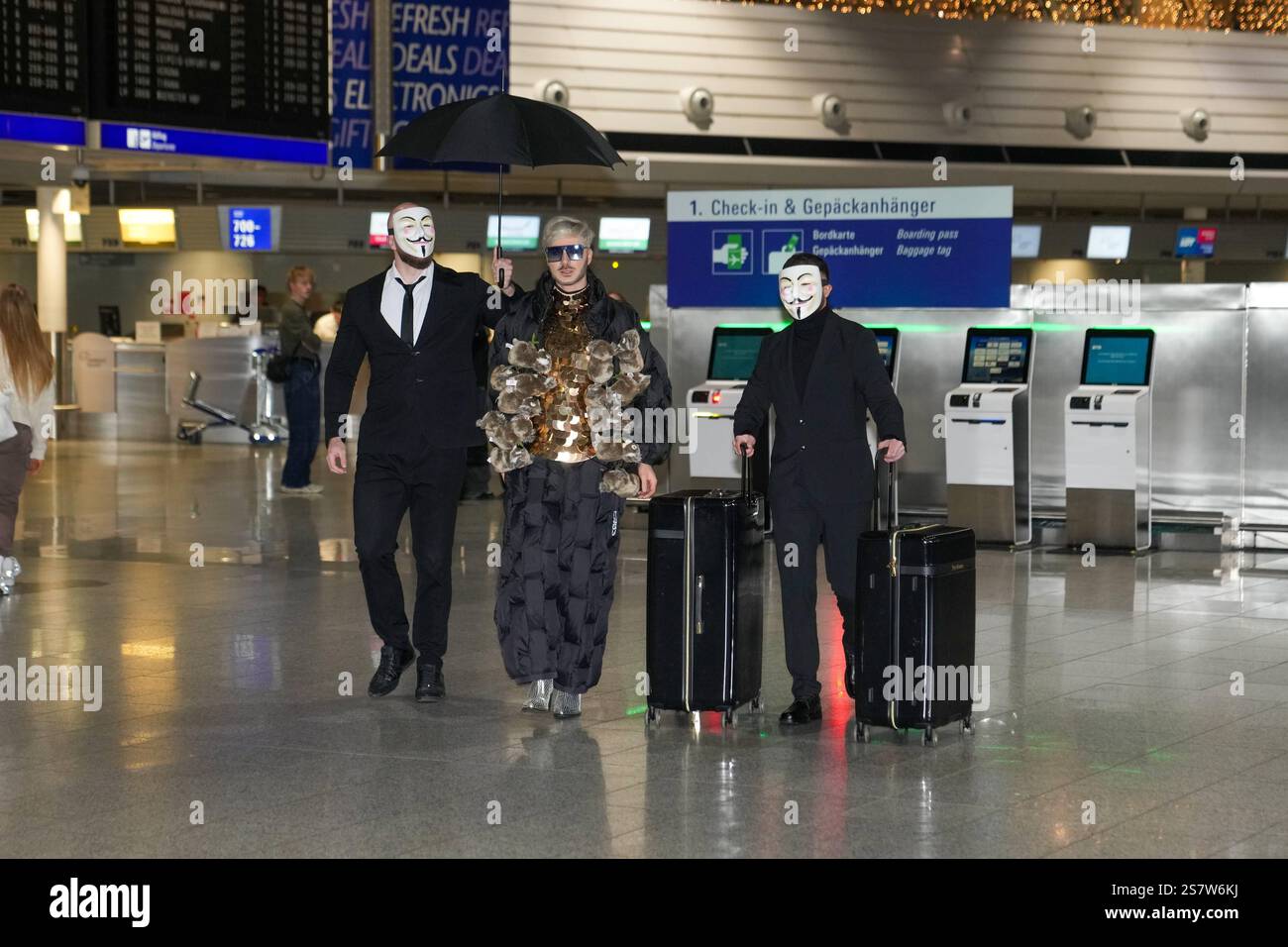 RTL Dschungelcamp - Francoforte 2025. Sam Dylan beim Abflug ins RTL ...