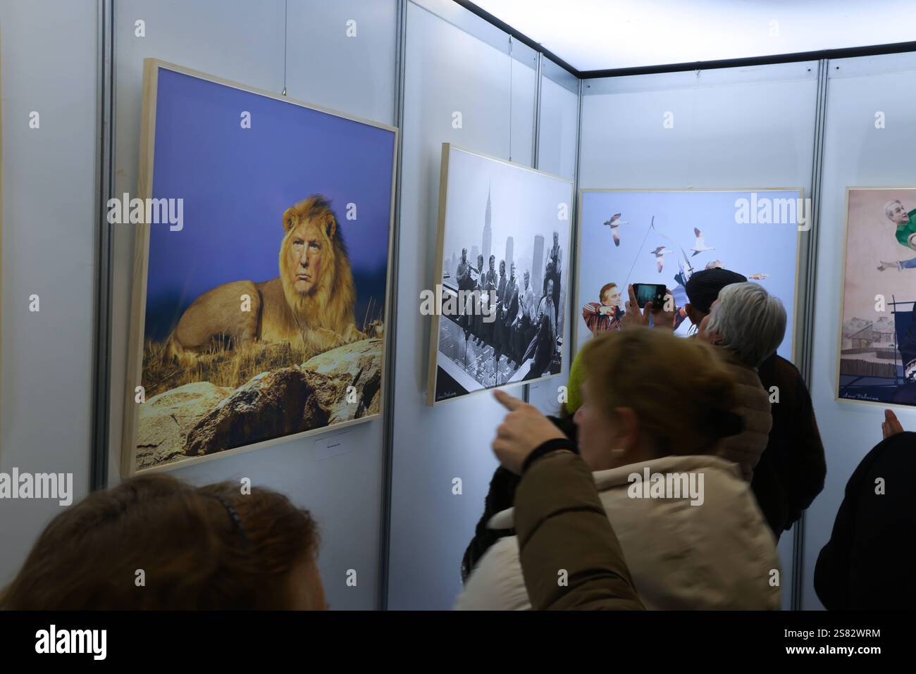 Inaugurazione Trump guardato a Tirana, Albania visitatori guardare l ...