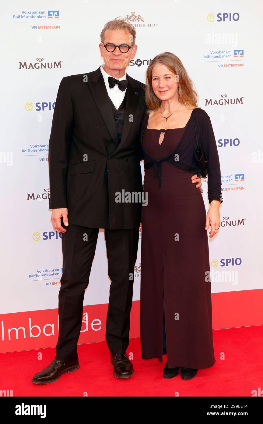 Götz otto mit Ehefrau Sabine otto beim 49. Deutschen Filmball 2025 im ...