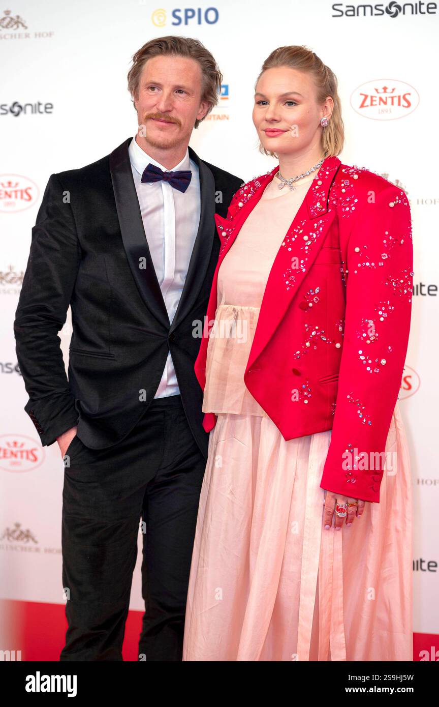 Golo Euler und Rosalie Thomass beim 49. Deutschen Filmball 2025 im Hotel Bayerischer Hof ...