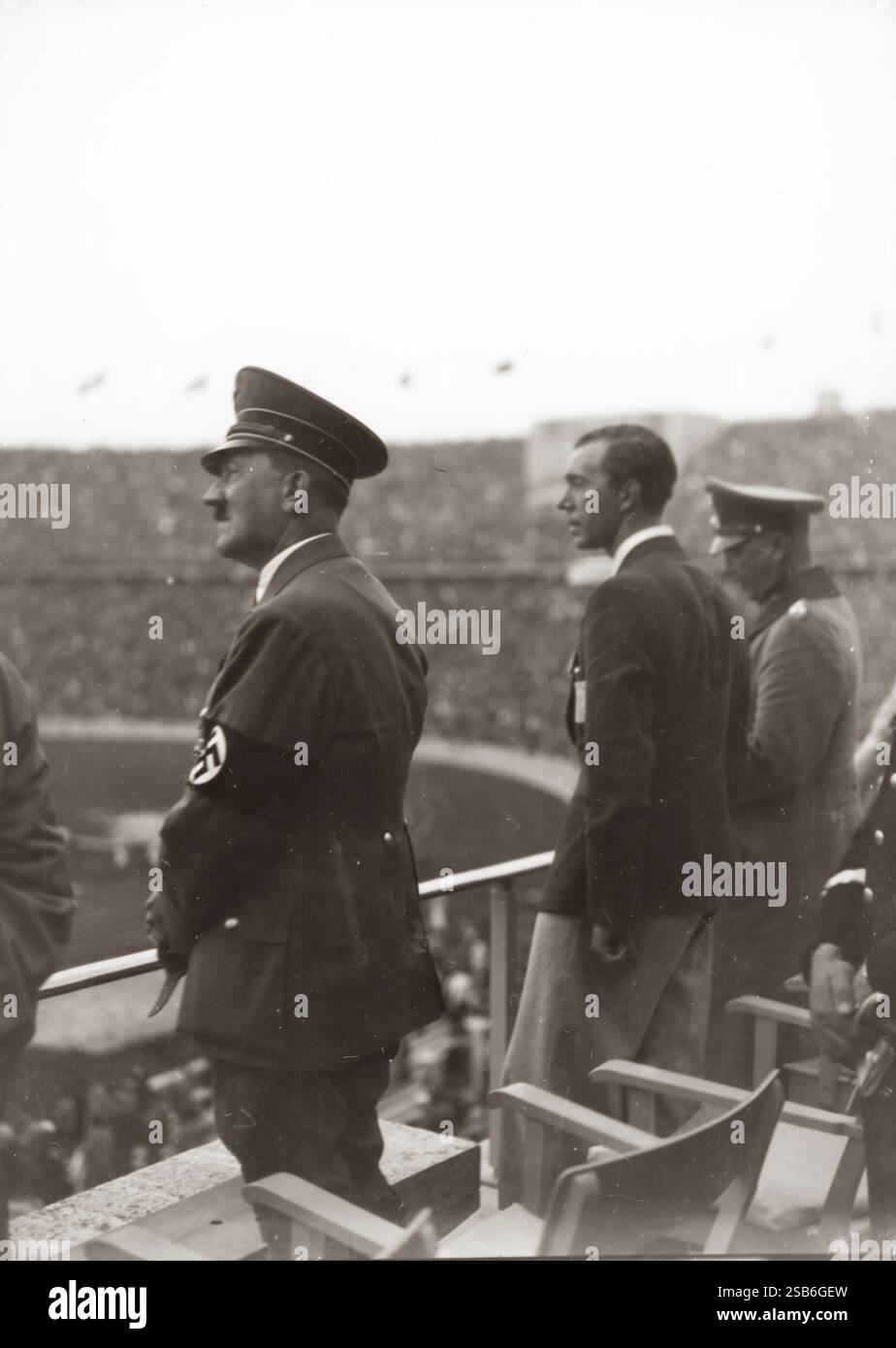 Adolf Hitler nei punti di osservazione delle Olimpiadi di Berlino del ...